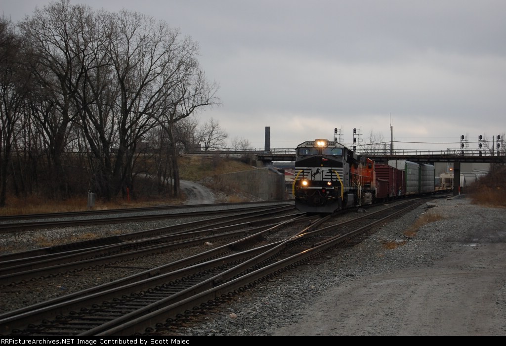 NS 7626 & BNSF 5281